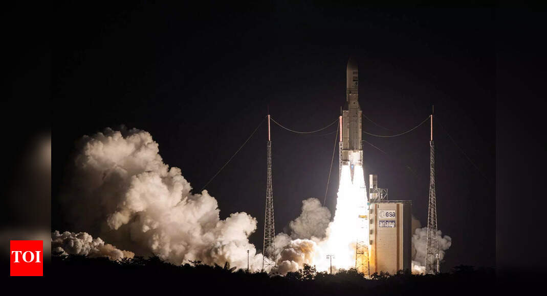 Ariane 5 Rocket: Ariane 5 rocket blasts off amid Europe rocket crisis ...