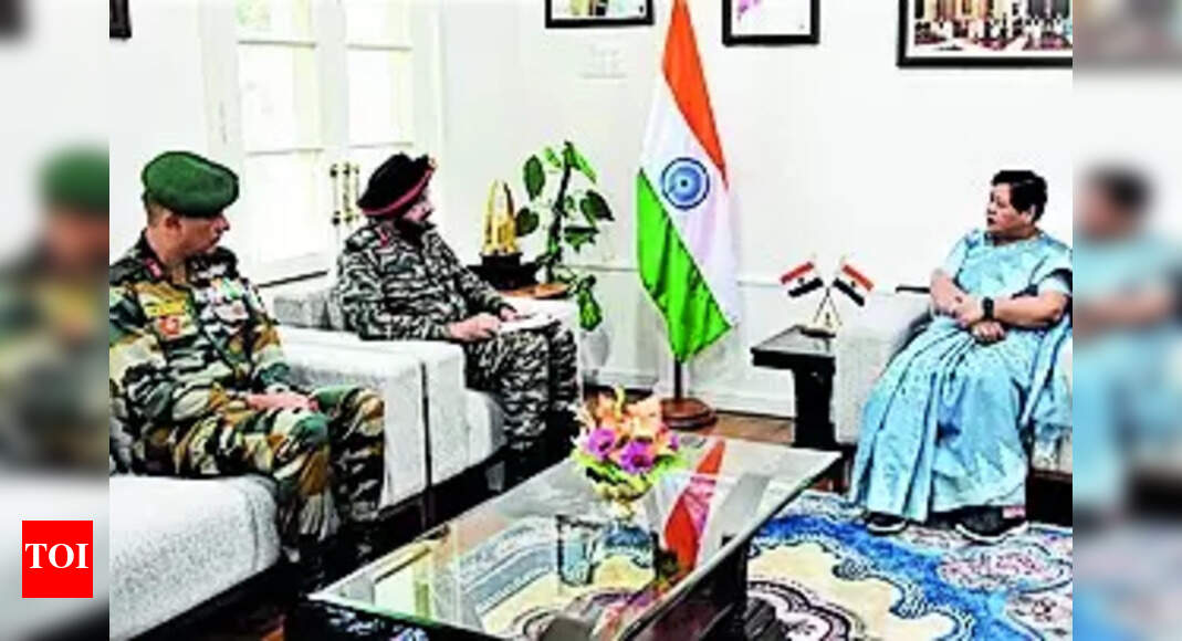 Army: Army Brass Meets Uikey, Guv Calls For Peace | Imphal News - Times ...