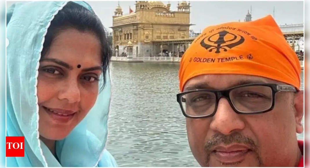 Rinku Ghosh visits Golden Temple with her husband Amit Dutta Roy ...