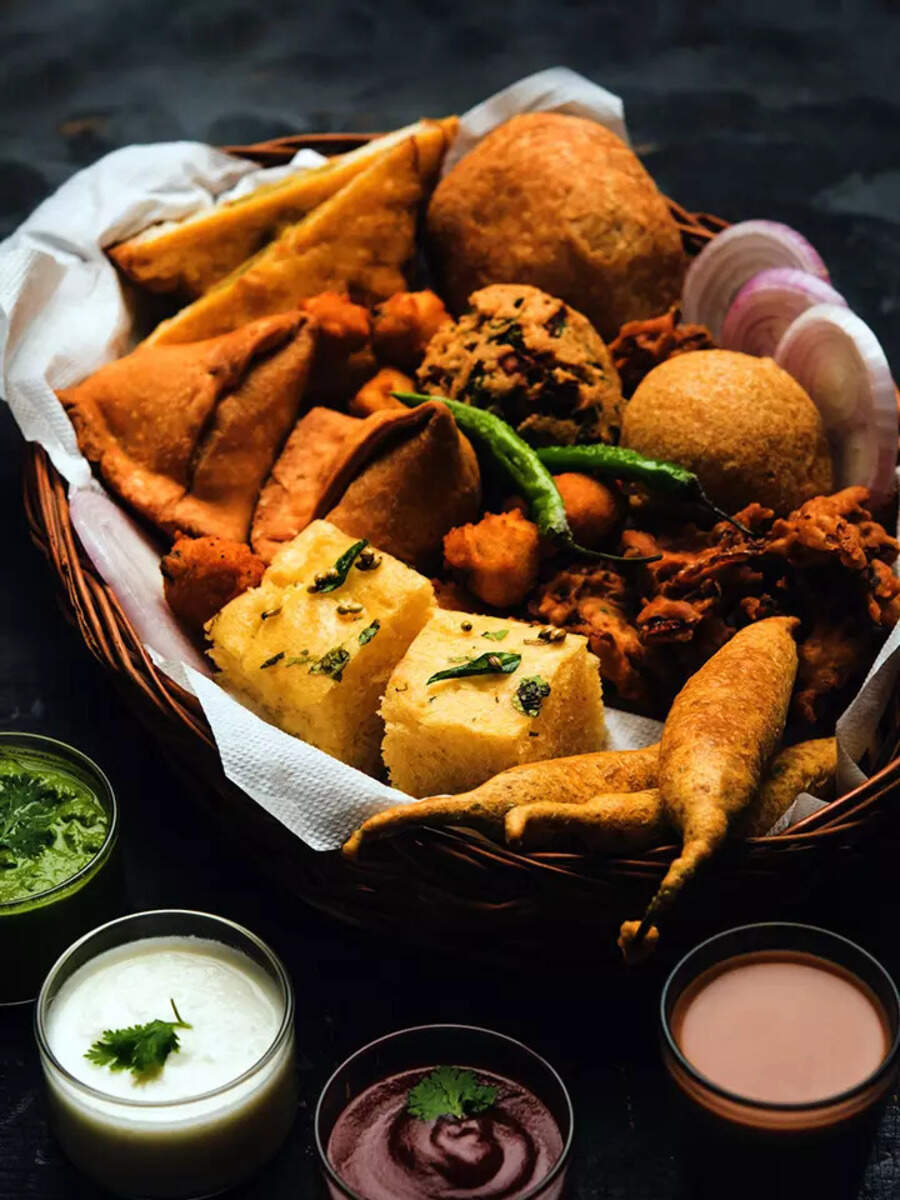 16 types of Pakodas from across India that are a must have in Monsoon ...