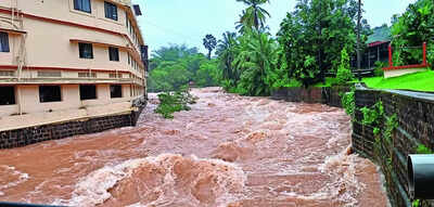 Red Alert Continues, Sporadic And Intense Rain Affects Normal Life ...