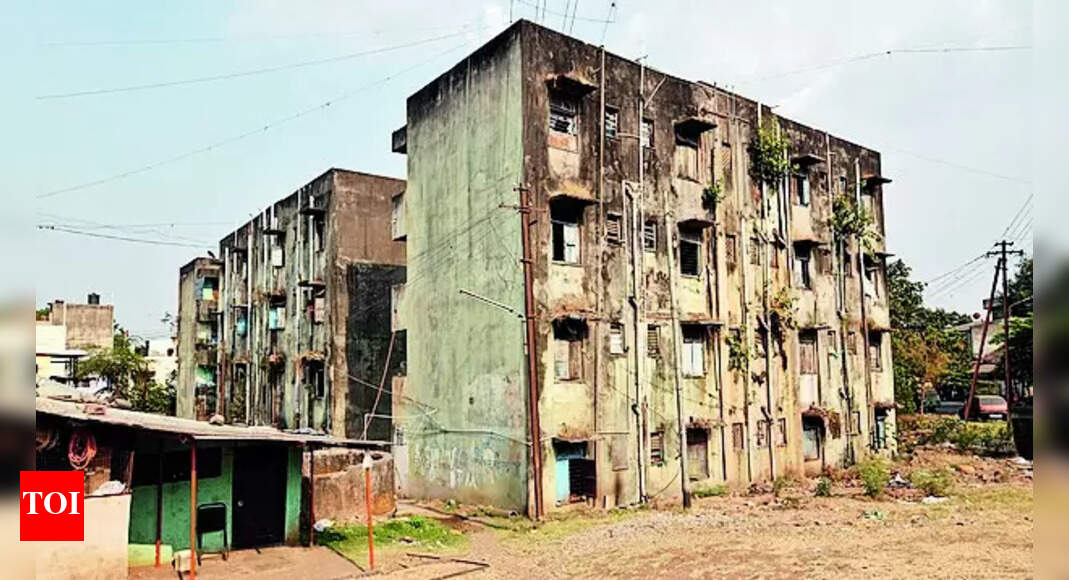 Action Sought Against People Living In Dilapidated Buildings | Kolhapur ...