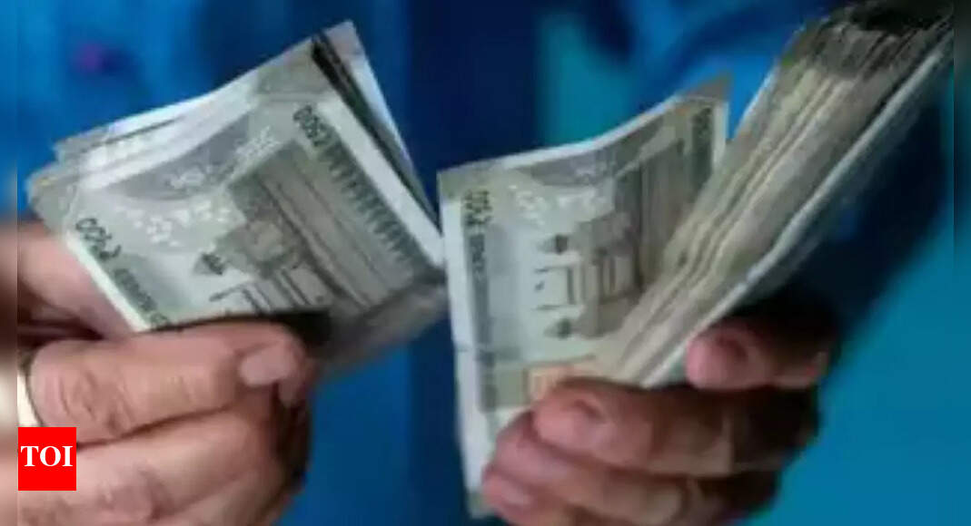 Three From ‘mathadi Union’ Assault, Rob Tour Firm Staffer Of Gold Ring ...