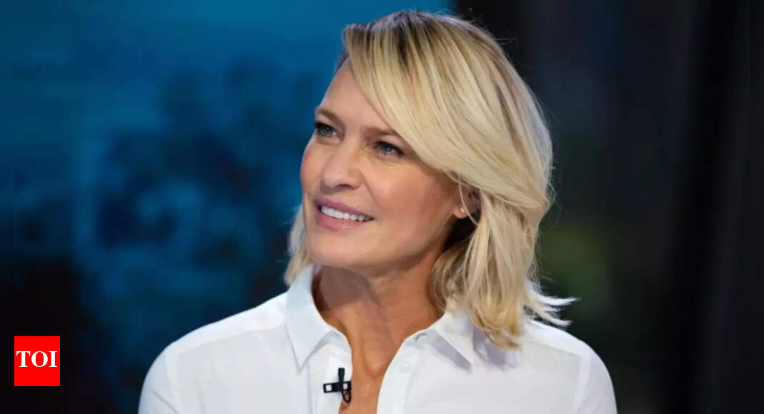 Robin Wright to direct romance drama 'Bingo' | English Movie News ...