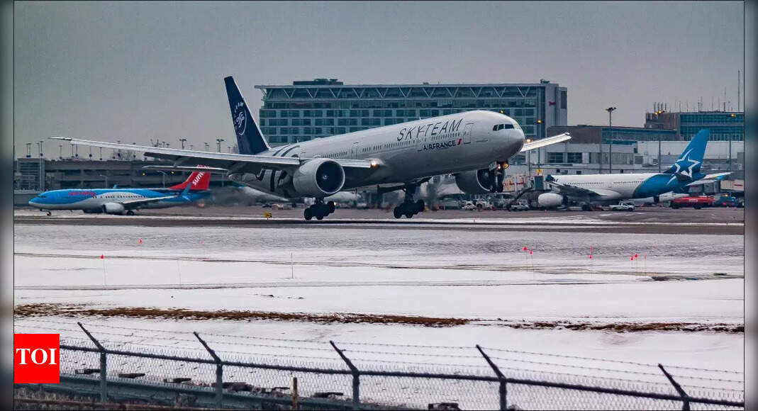 Airline asks 19 passengers to step off from flight as it was "too heavy ...