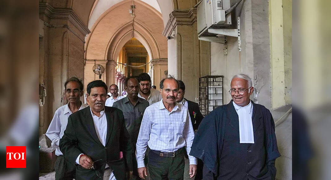 Bengal panchayat election violence: Congress central leaders defend TMC, state unit attacks ...