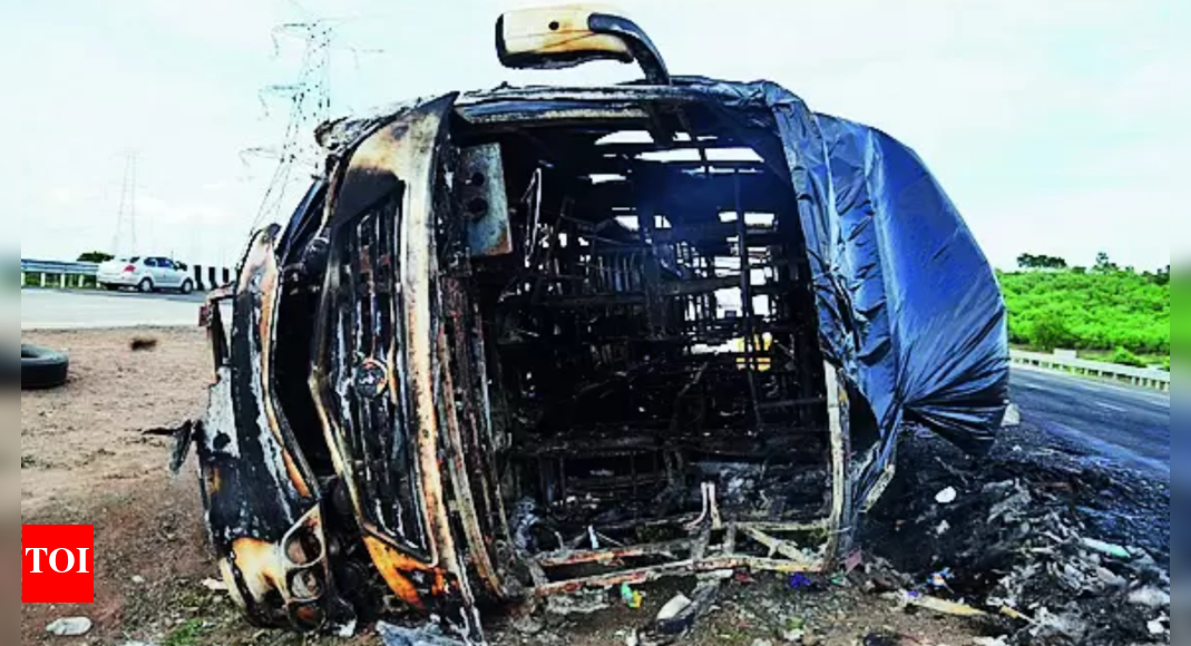 Bus Driver’s Licence Revoked Post Samruddhi E-way Crash | Mumbai News - Times of India