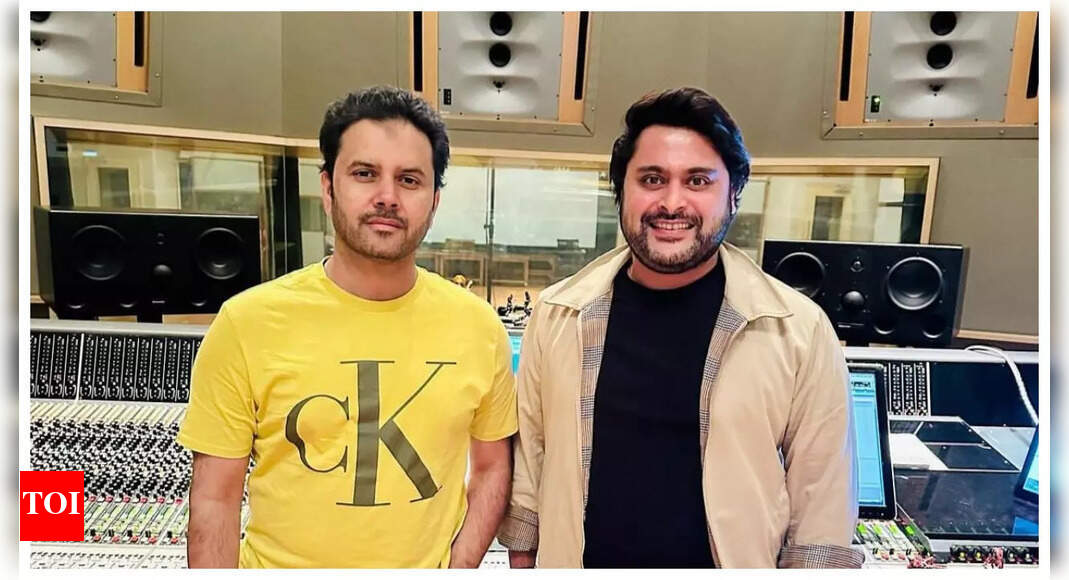 'Gharat Ganpati': Navjyot Bandiwadekar ropes in eminent singer Javed ...