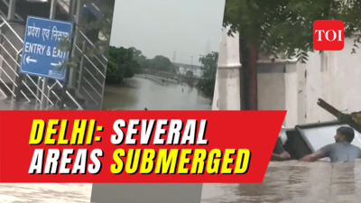 Yamuna Floods: Yamuna river rages, national capital Delhi drowns in misery | Delhi News - Times ...