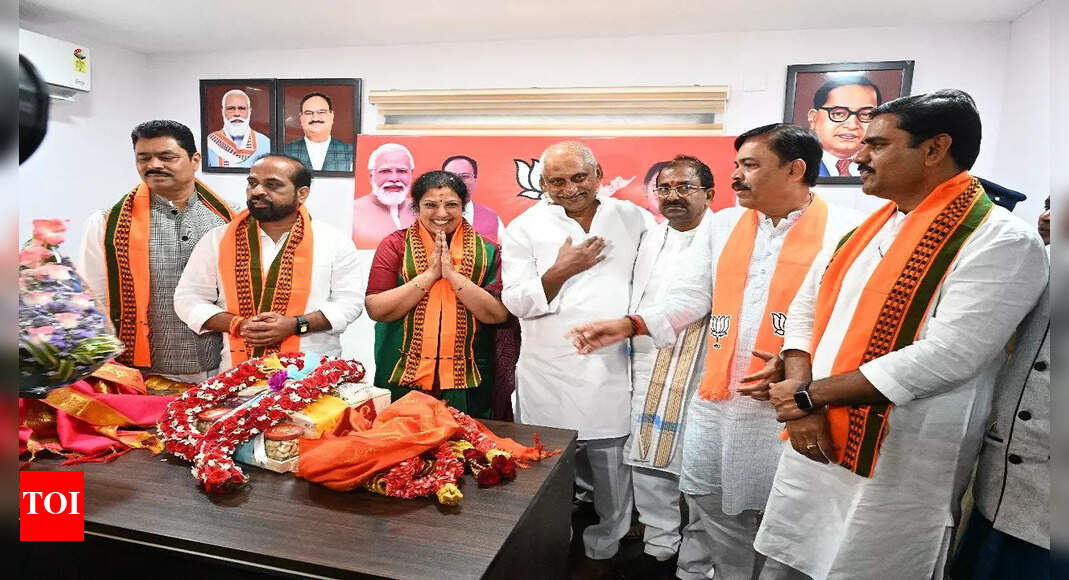Andhra Pradesh BJP chief Purandeswari attacks YSRCP, asks to handover Polavaram project work to ...