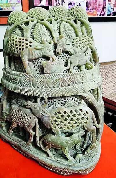 Govt Aid Spins Web Of Success For Varanasi’s Soft Stone ‘jaali’ Work ...