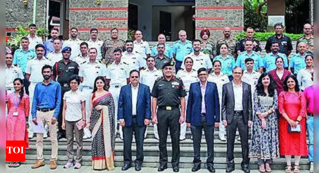 First batch of 44 defence officers joins IIM-K | Kozhikode News - Times ...