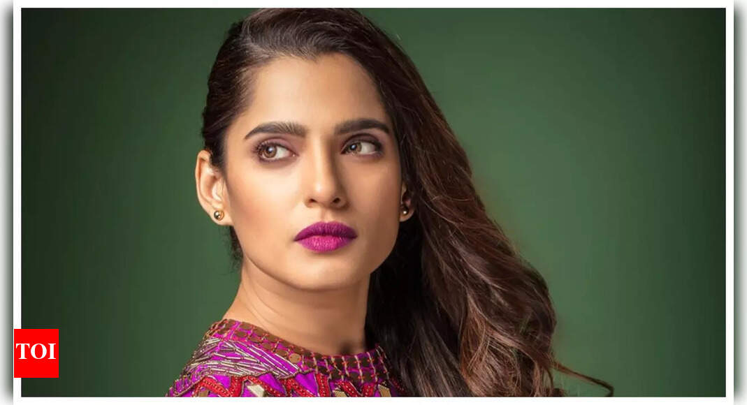 Did you know 'Munna Bhai MBBS' actor Priya Bapat reveals she lived in a ...