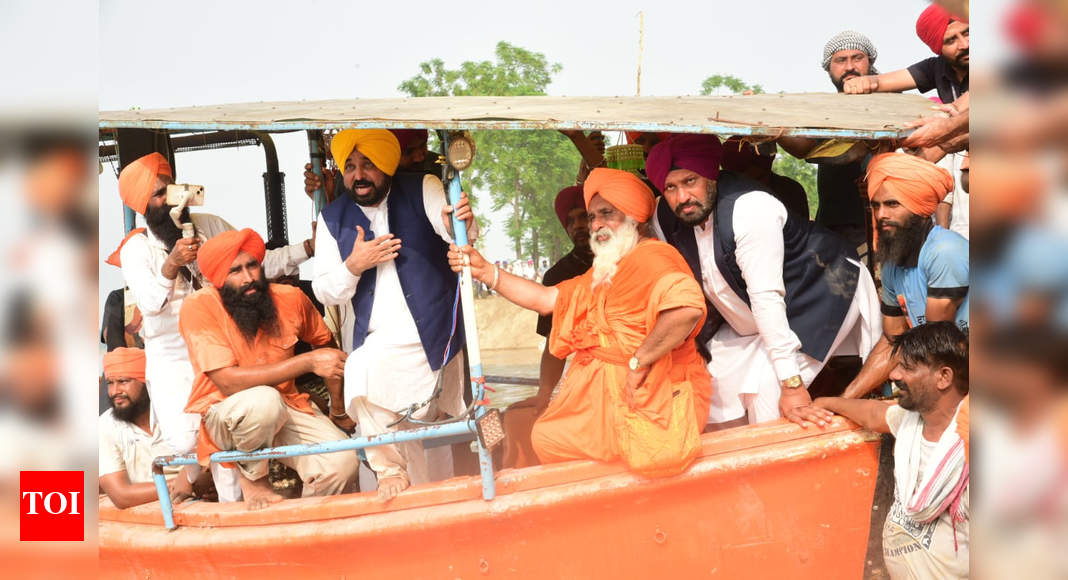 Punjab floods: CM Bhagwant Mann inspects breached embankments | Amritsar News - Times of India