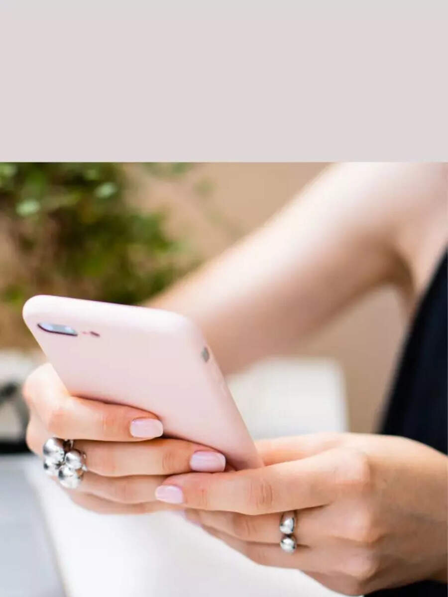 Second-hand phone buying guide: 10 ‘not-to-miss’ factors | Times of India
