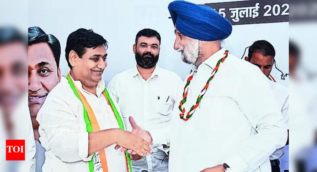 Dotasra Takes A Swipe At Mins For Friendship With Bjp Leaders | Jaipur ...