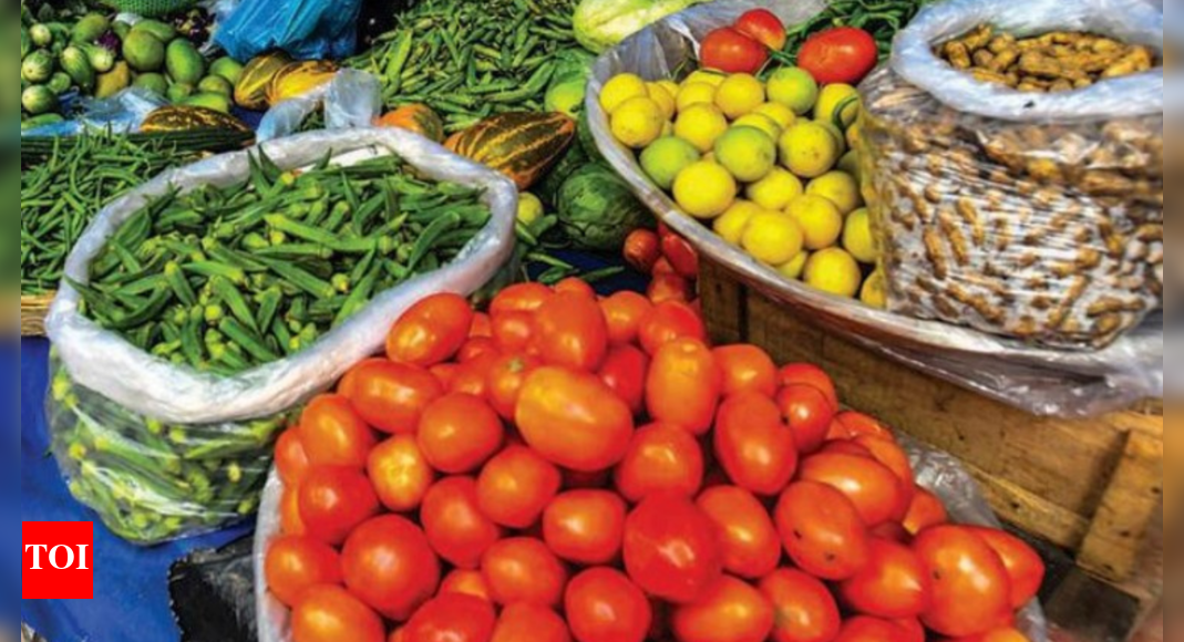Hitting Rs 140 per kg, tomatoes become budgetary hot potato for ...