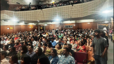 Piya Behrupiya Bids Goodbye Tosouth India With Last Show In City ...