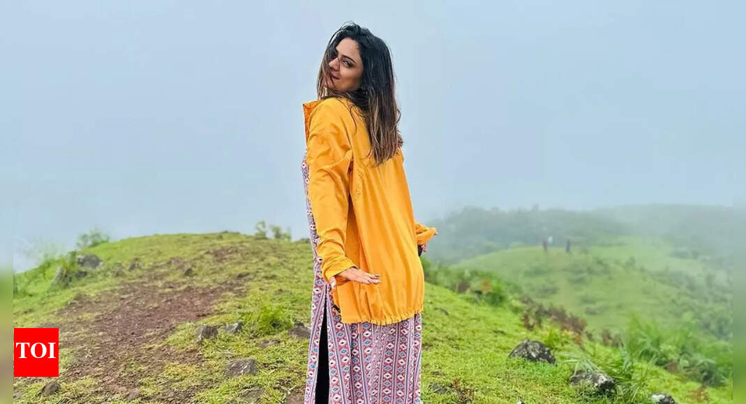 Deepika Das gives major vacation goals with her Chikmagalur trip; take ...