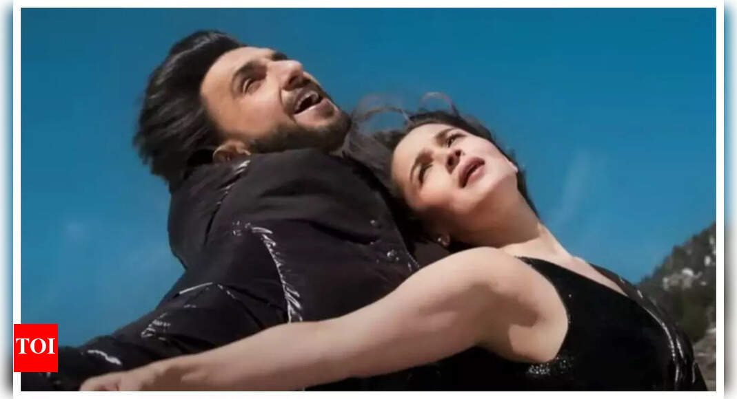 Alia Bhatt shares glimpses of 'Rocky aur Rani' from 'Dil waali Dilli ...