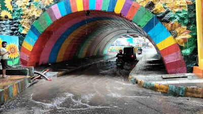 Heavy rain, waterlogging throw life out of gear in Thane | Thane News ...