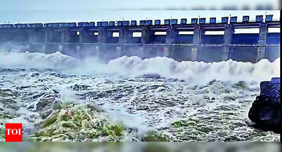 Tapi In Spate, Over 400 Schools Shut In 2 Talukas Of Jalgaon Dist ...