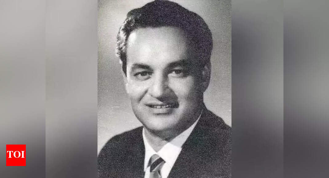 Remembering Mukesh on his 100th birth anniversary, a look at his ...