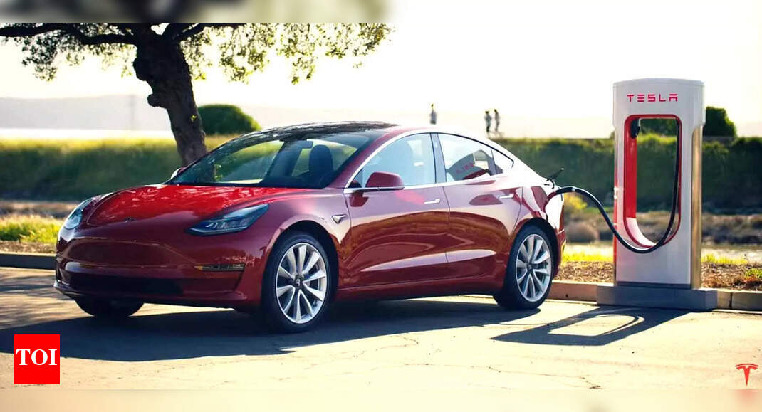 Tesla offers one-time free FSD software transfer for your second car ...