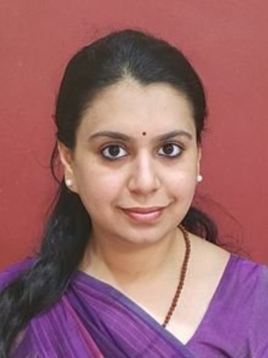 .IAS Officer Divya Mittal UPSC Rank, Education Qualification & More ...