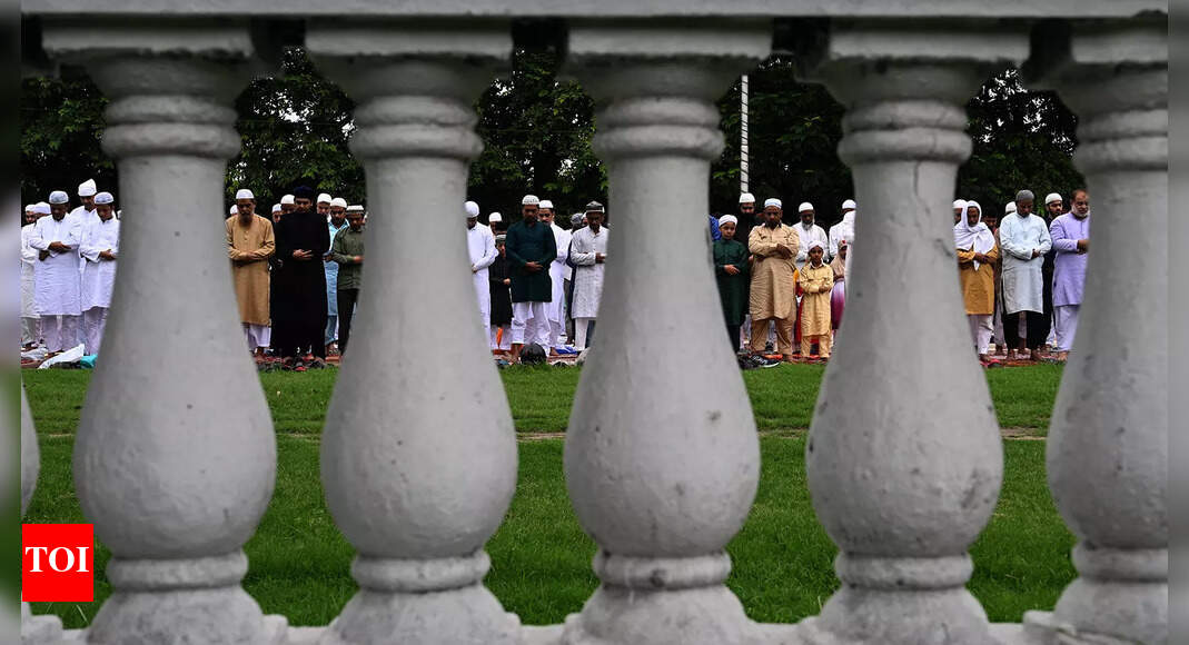 Are Muslims really on par with Hindus in labour market? | India News ...