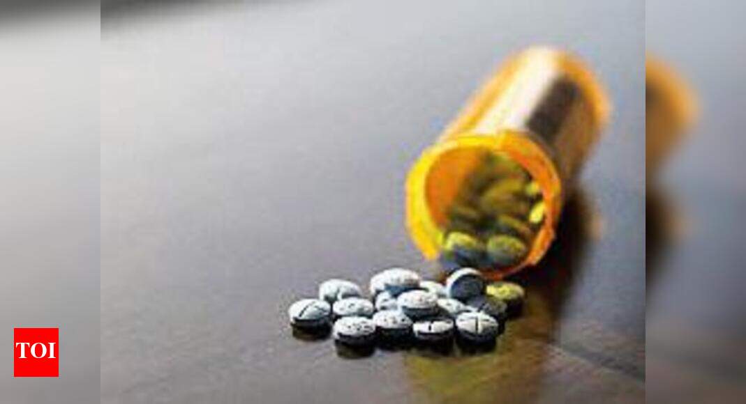 Drug cos on toes amid glare on USFDA - The Times of India