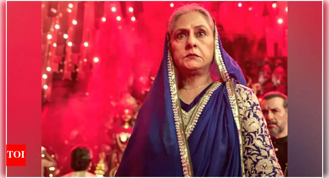Twitter can't get enough of Jaya Bachchan's stern expressions in ...