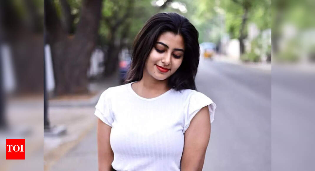 Television actress Jayshri Jue shares a BTS video of her recent shoot ...