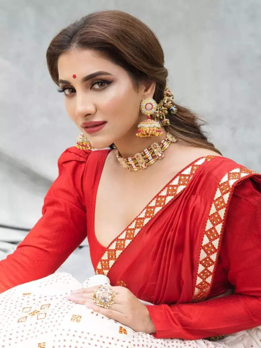 Rukmini Maitra redefines elegance | Times of India