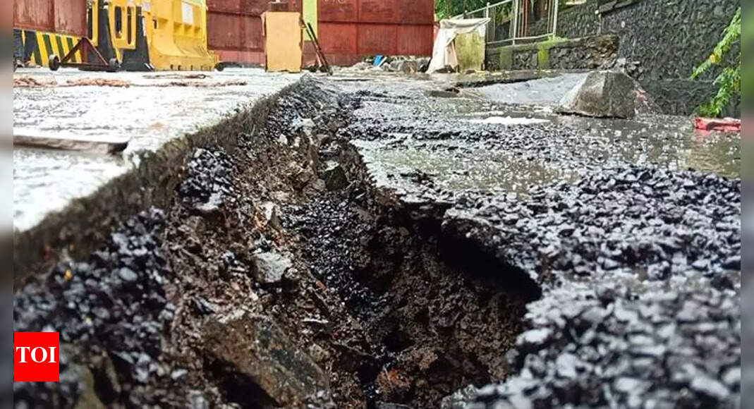 Mumbai Traffic News: Nullah wall collapse leads to Goregaon-east road ...