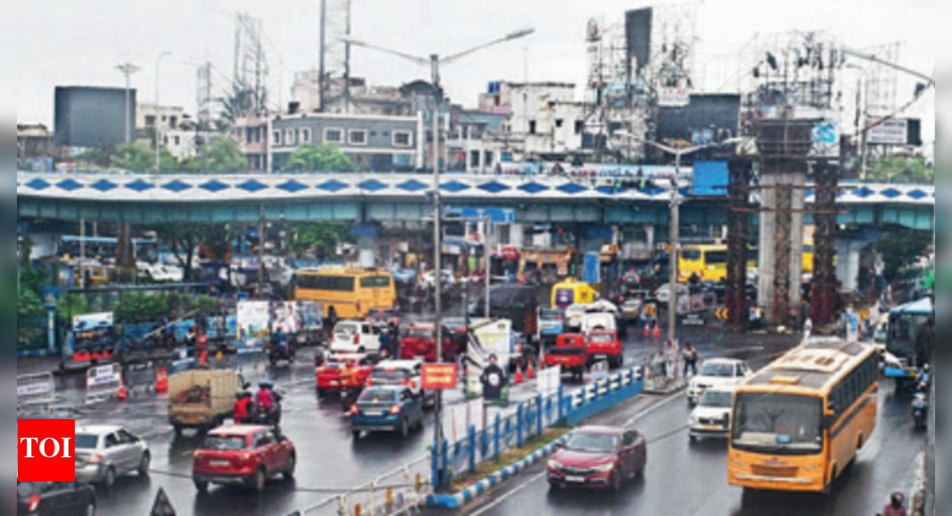 Cracks on Chingrighata flyover; may need razing | Kolkata News - Times ...