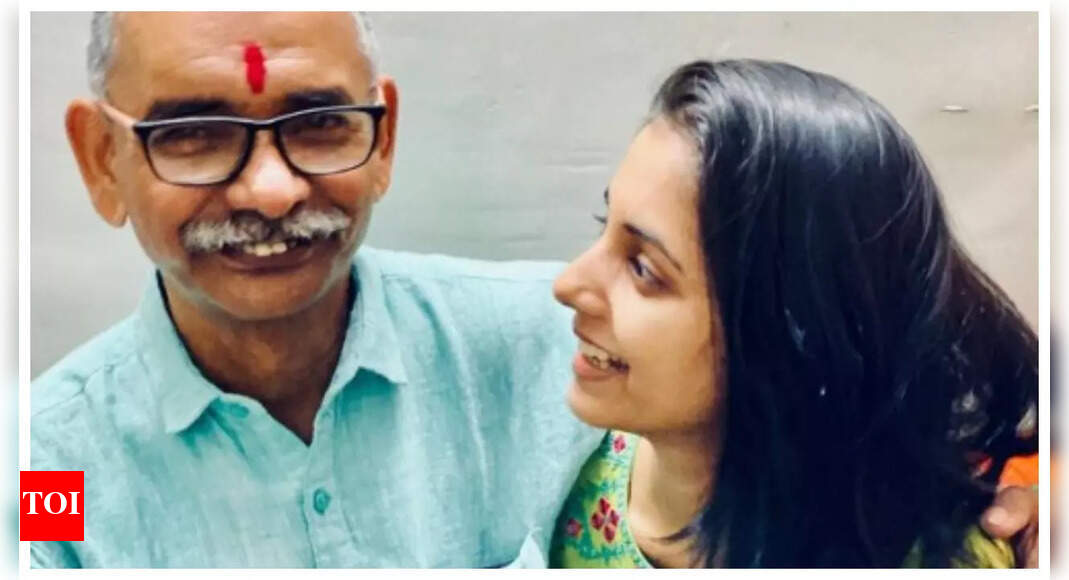 Sayali Sanjeev wishes her father his birth anniversary with a heartfelt ...