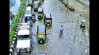 Heavy rain wreaks havoc in Vijayawada | Vijayawada News - Times of India