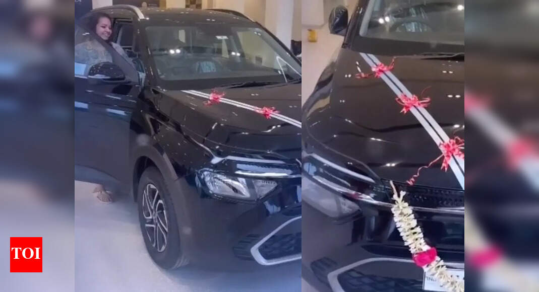 Television actress Arifa Arafat adds a brand new SUV to her luxurious ...