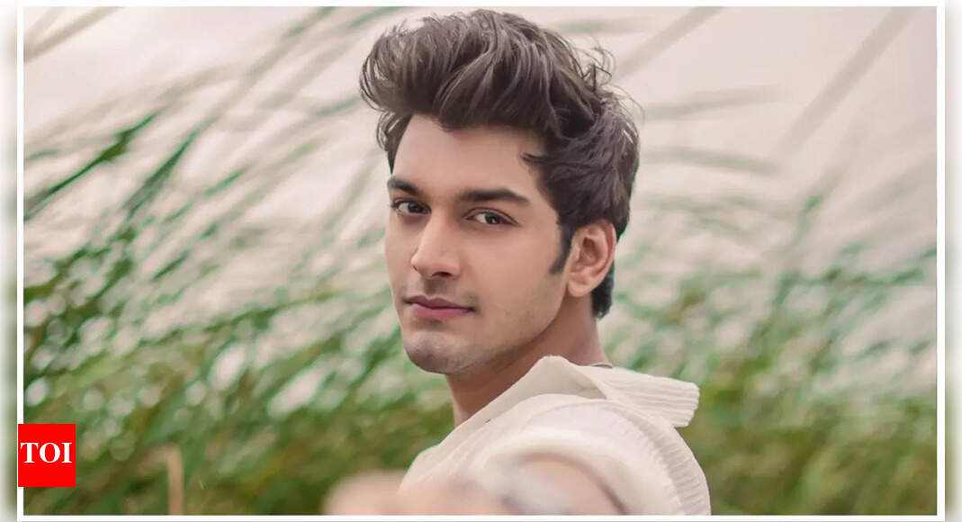 Aman Jaiswal: There is a unique connection that I feel with Shah Rukh Khan - Times of India