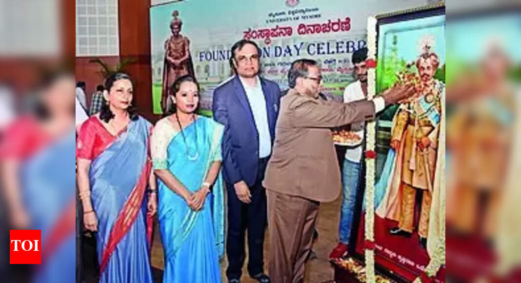Uom Celebrates Foundation Day Sans Vc | Mysuru News - Times of India