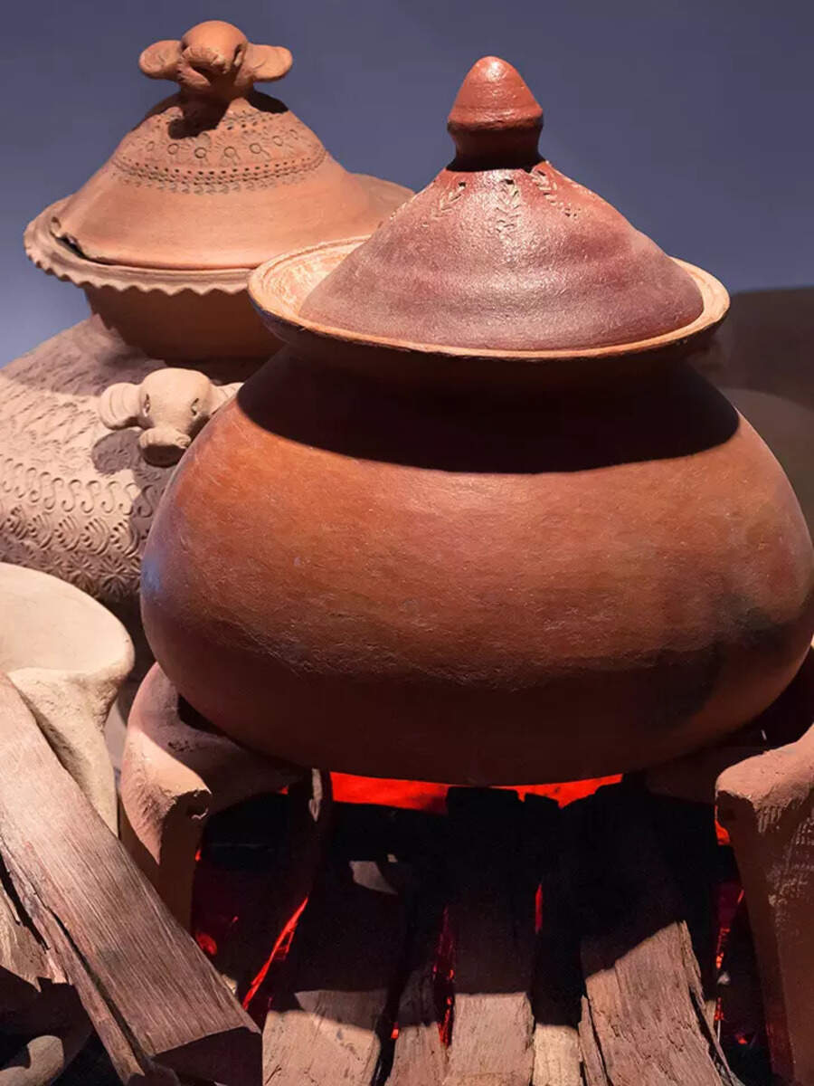 9 tips to cook in Mitti ke Bartan | Times of India