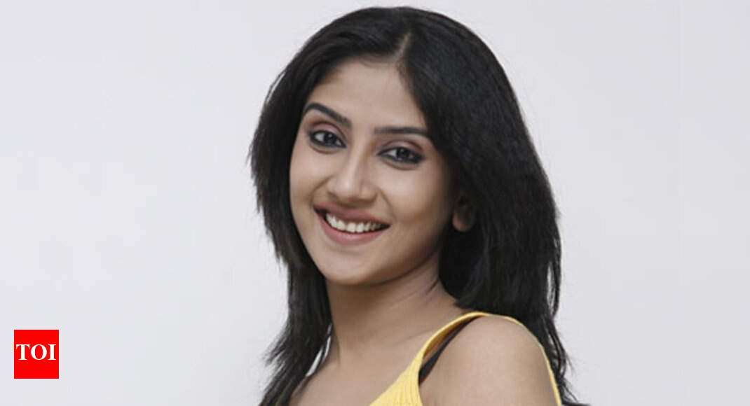 Debleena Dutta loves the pujas | Bengali Movie News - Times of India