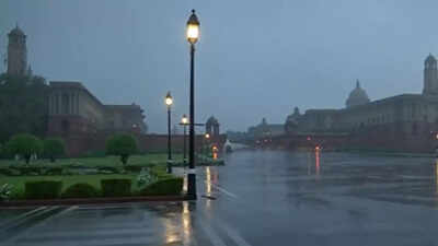 Delhi Rain Today: Delhi Weather News: Rains lashes parts of Delhi, IMD issues yellow alert ...