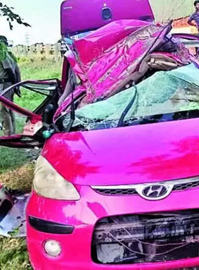 Road Accident: Four Of A Family Crushed To Death As Car Plunges Into ...
