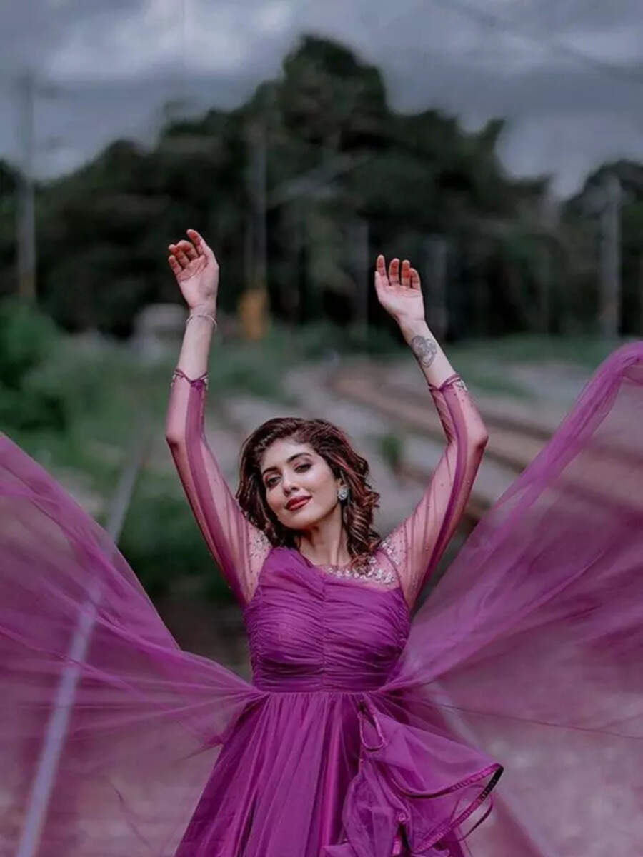 Cerena looks like a dream in her Cinderella gown | Times of India