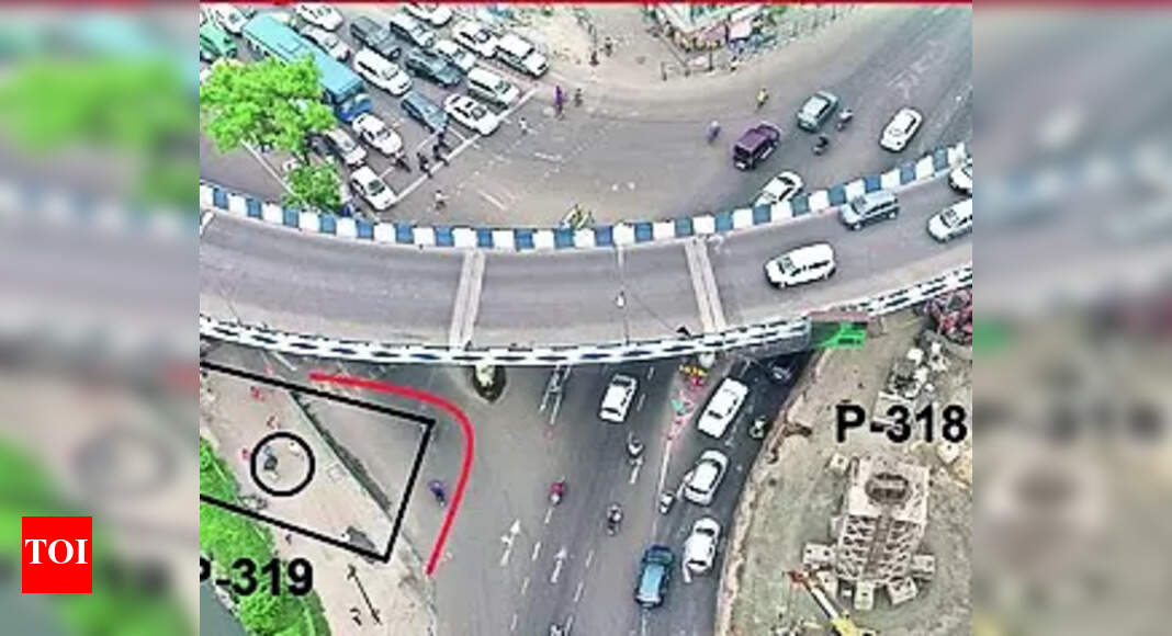 Metro: Chingrighata Metro Barricades To Go | Kolkata News - Times of India