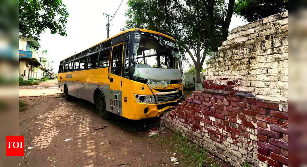 Police Station: 10 Cops Were Trapped As 200 Hurled Stones At Police Stn ...