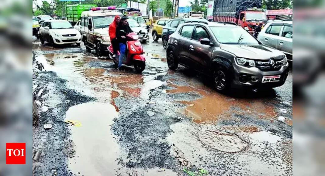 Slush: Road Slush Makes Driving Risky; Nmc Promises Action | Nashik ...