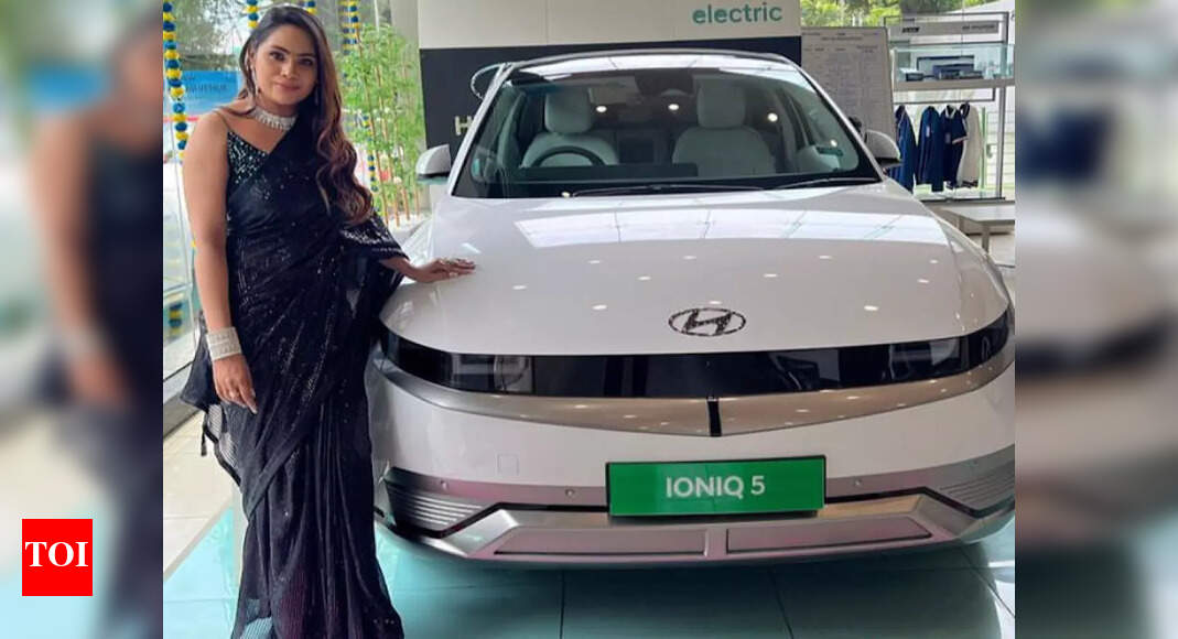 Television actress Divya Krishnan adds a brand new SUV to her luxurious ...